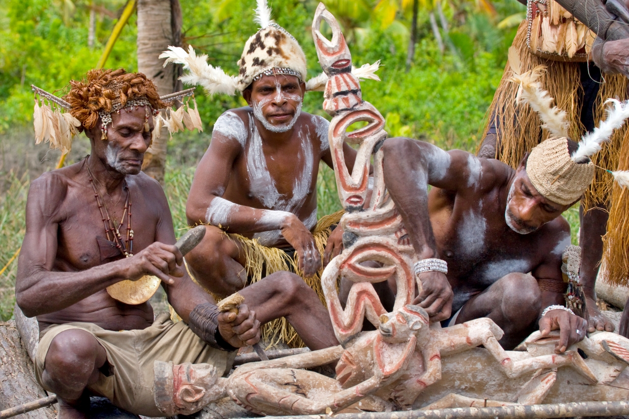 Mengenal Suku Asmat: Sejarah, Bahasa, Agama, Tradisi dan Budaya - Pengetahuan