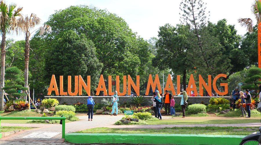 Alun-Alun Kota Malang: Jantung Budaya dan Sejarah yang Berdetak di ...